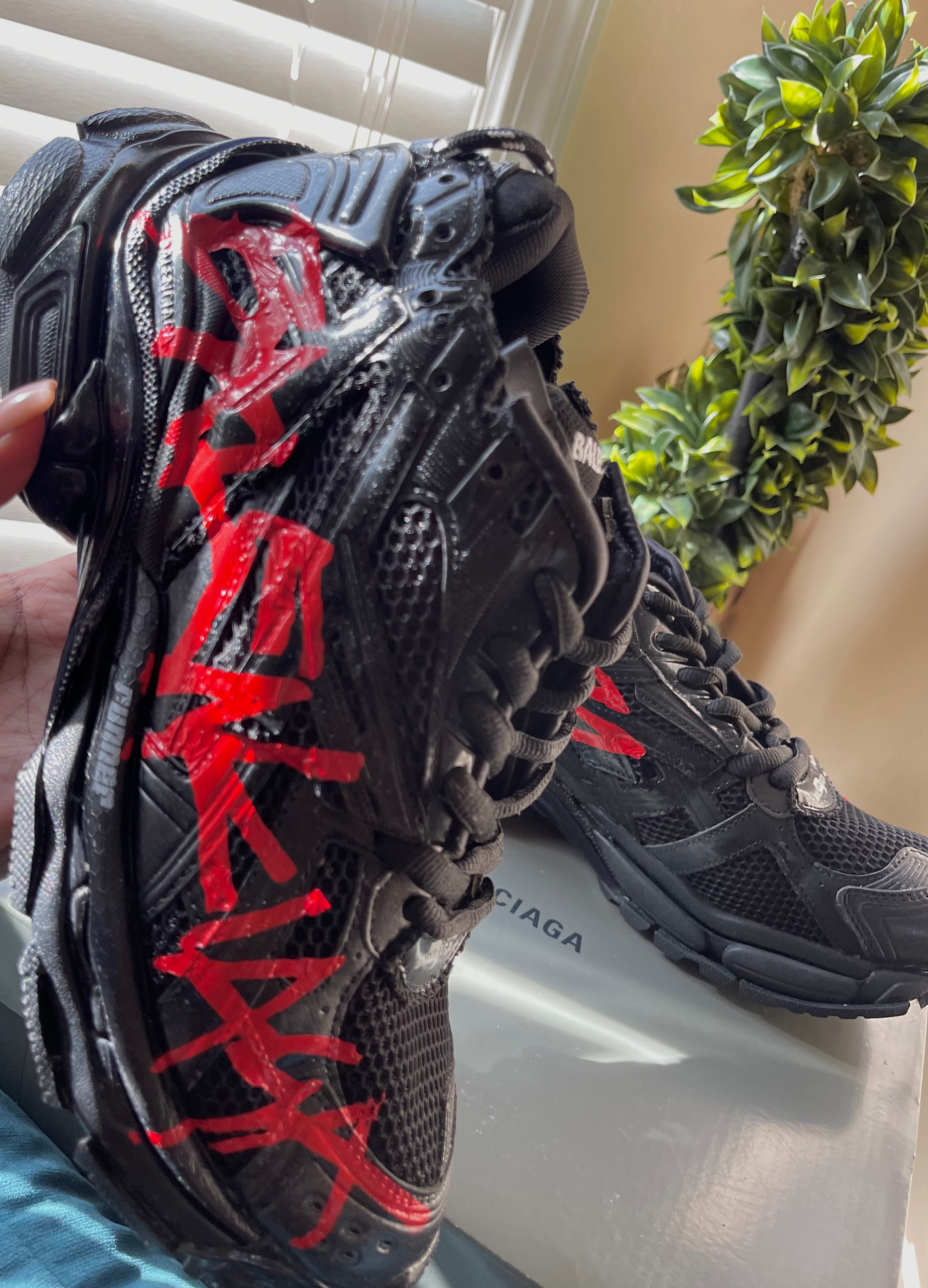 Graffiti Track Runner – AE DOLLHOUSE